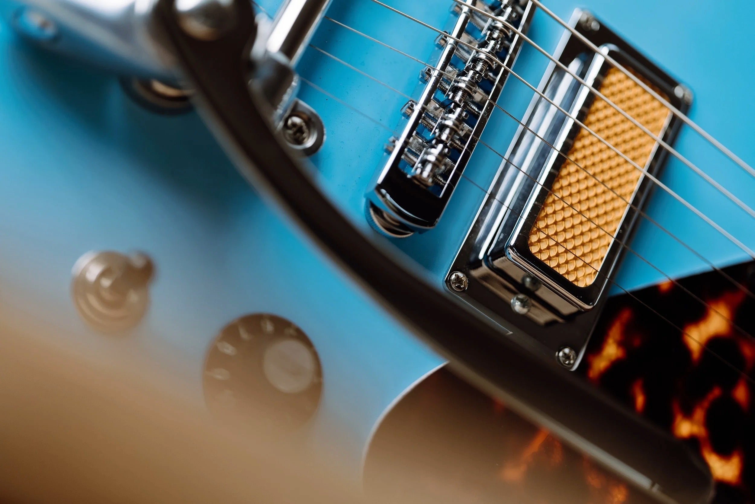 Inside a Luthier's Workshop: The Handmade Guitar Process – Crafted Guitars